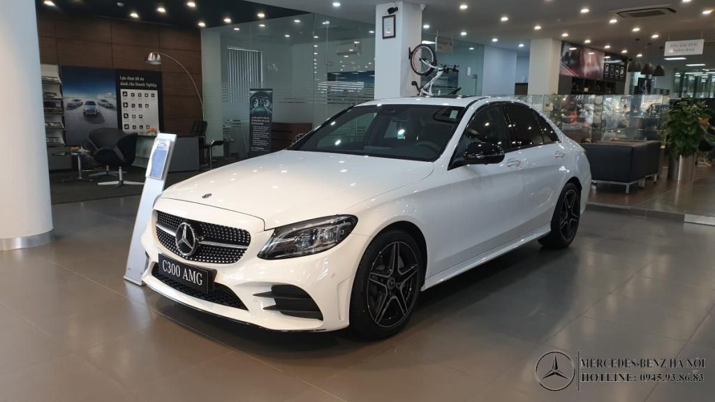 So Sánh Mercedes C300 AMG Và Audi A4 45 TFSI - Mercedes Hà Nội